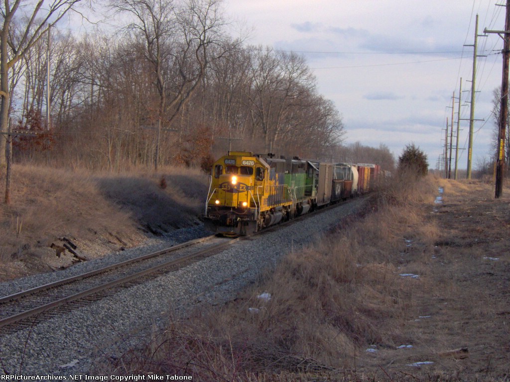 BNSF 6476 on Q327-17